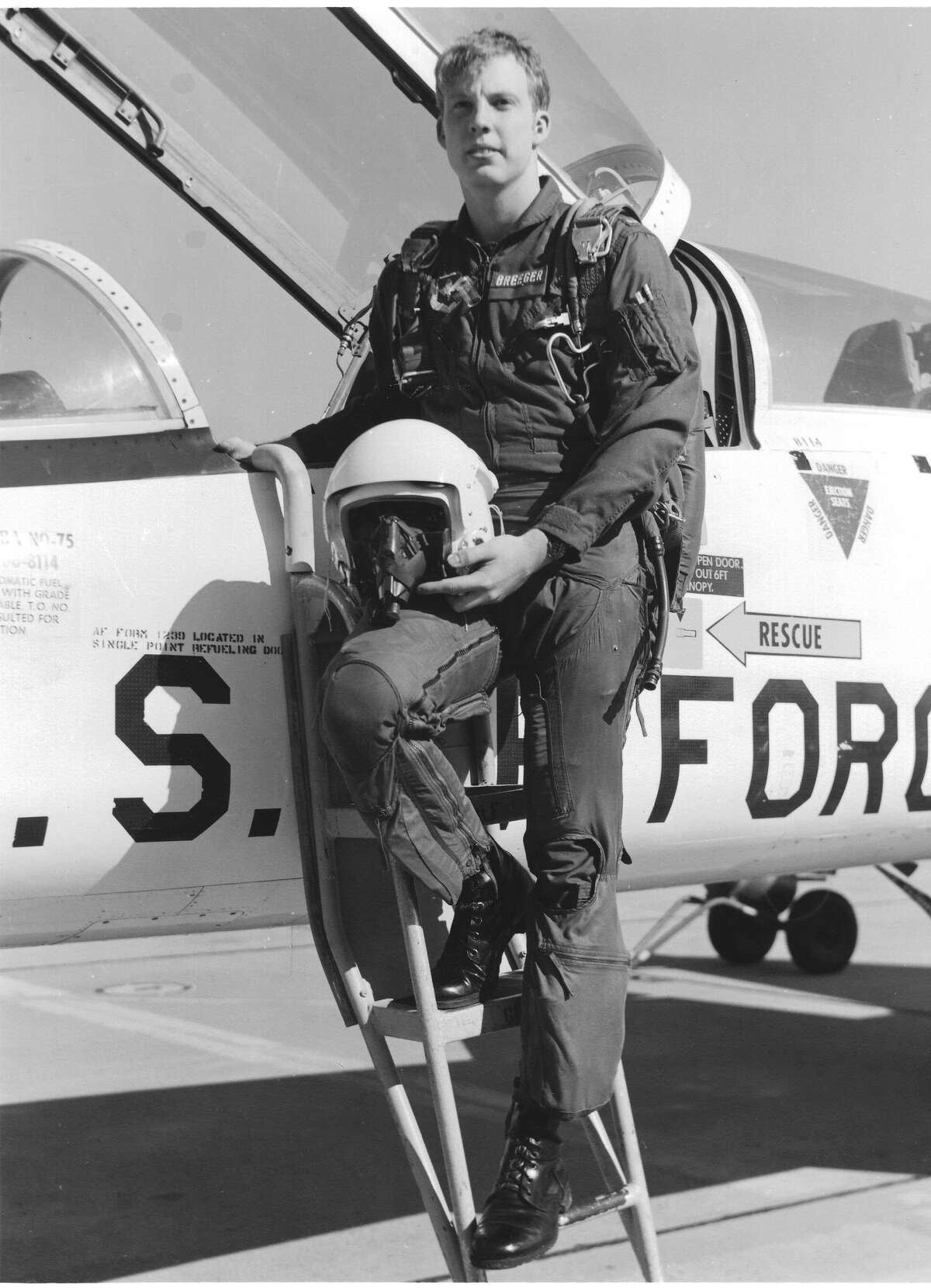 Retired pilot looks back on career; wishes he could still fly