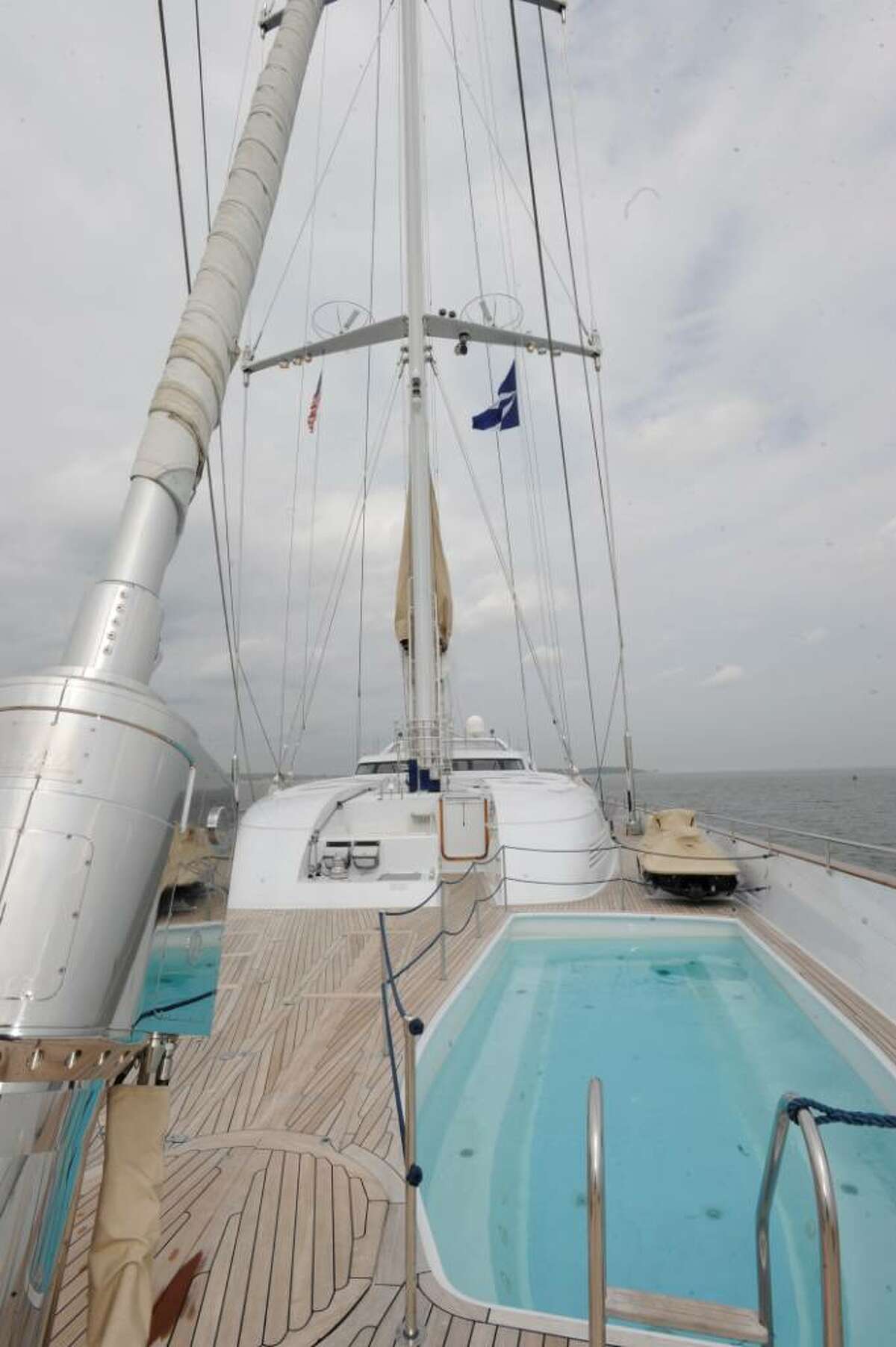 World's largest single-masted yacht anchored in Greenwich