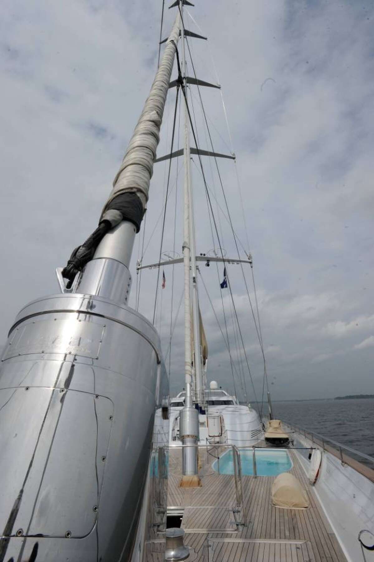 World's largest single-masted yacht anchored in Greenwich