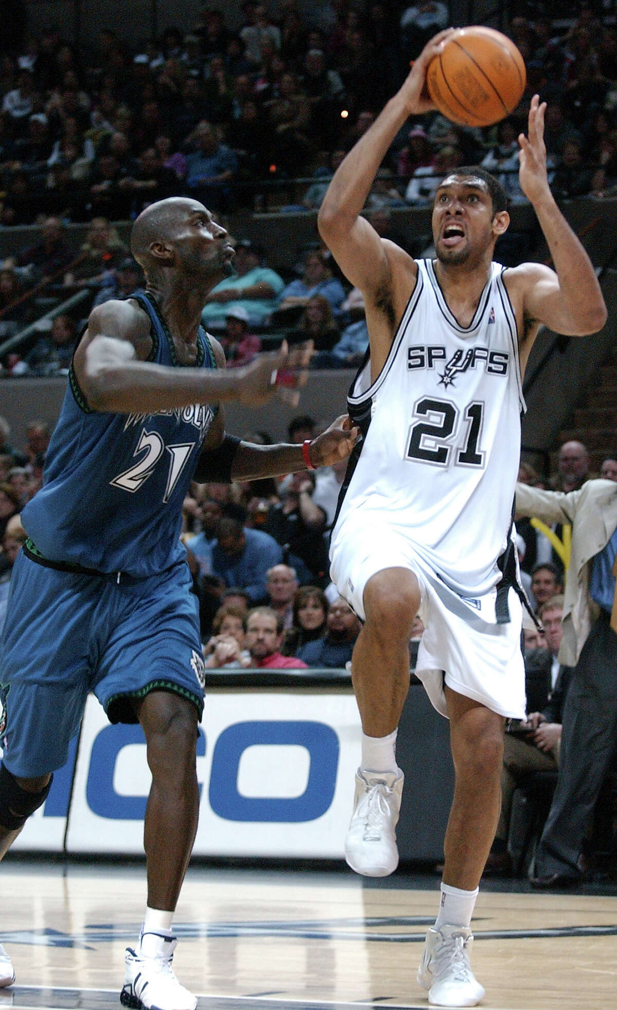 'Timmy would hit you in phrases': Kevin Garnett described Tim Duncan's ...