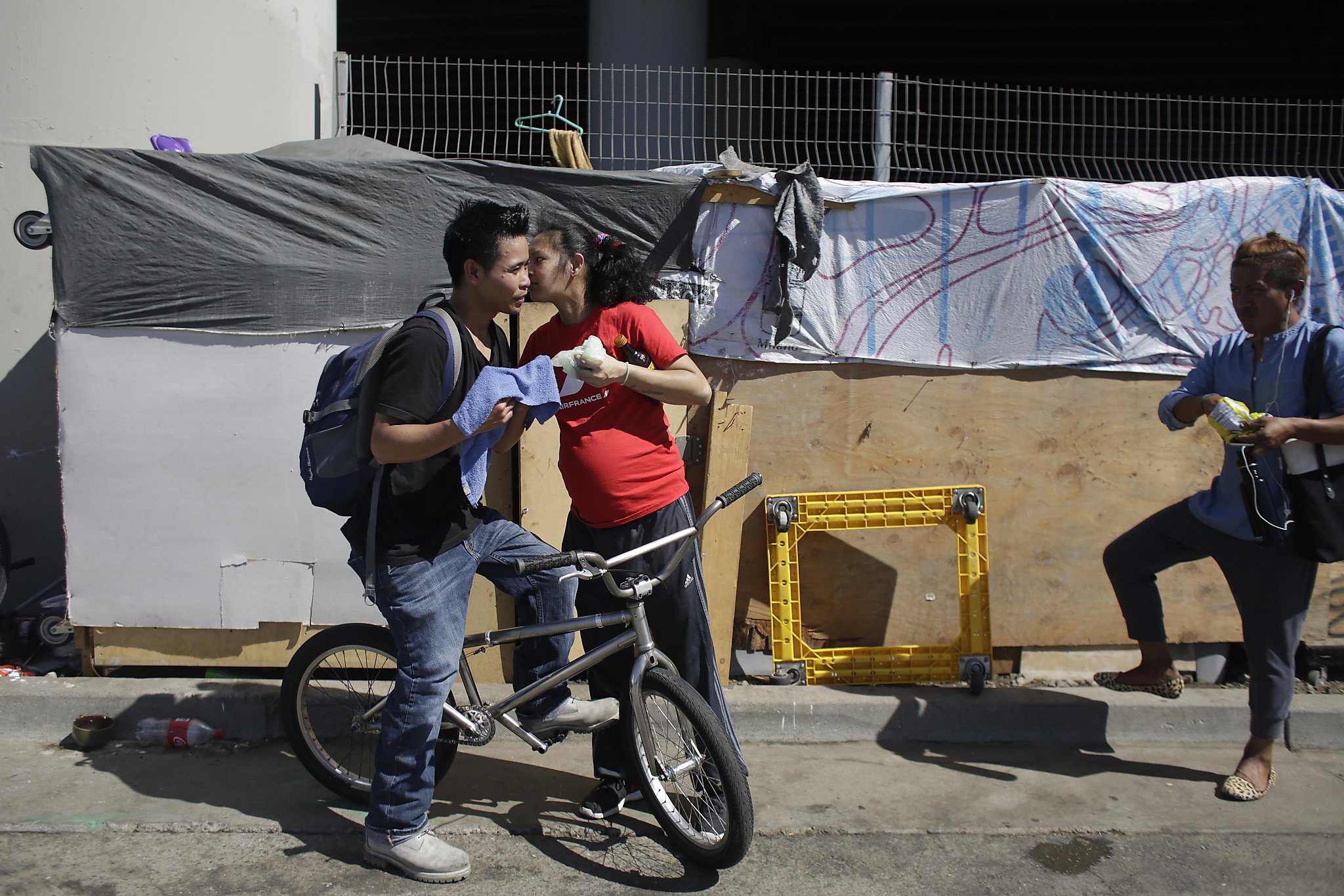 Deal for SF homeless camp: Keep the peace, get a gift certificate