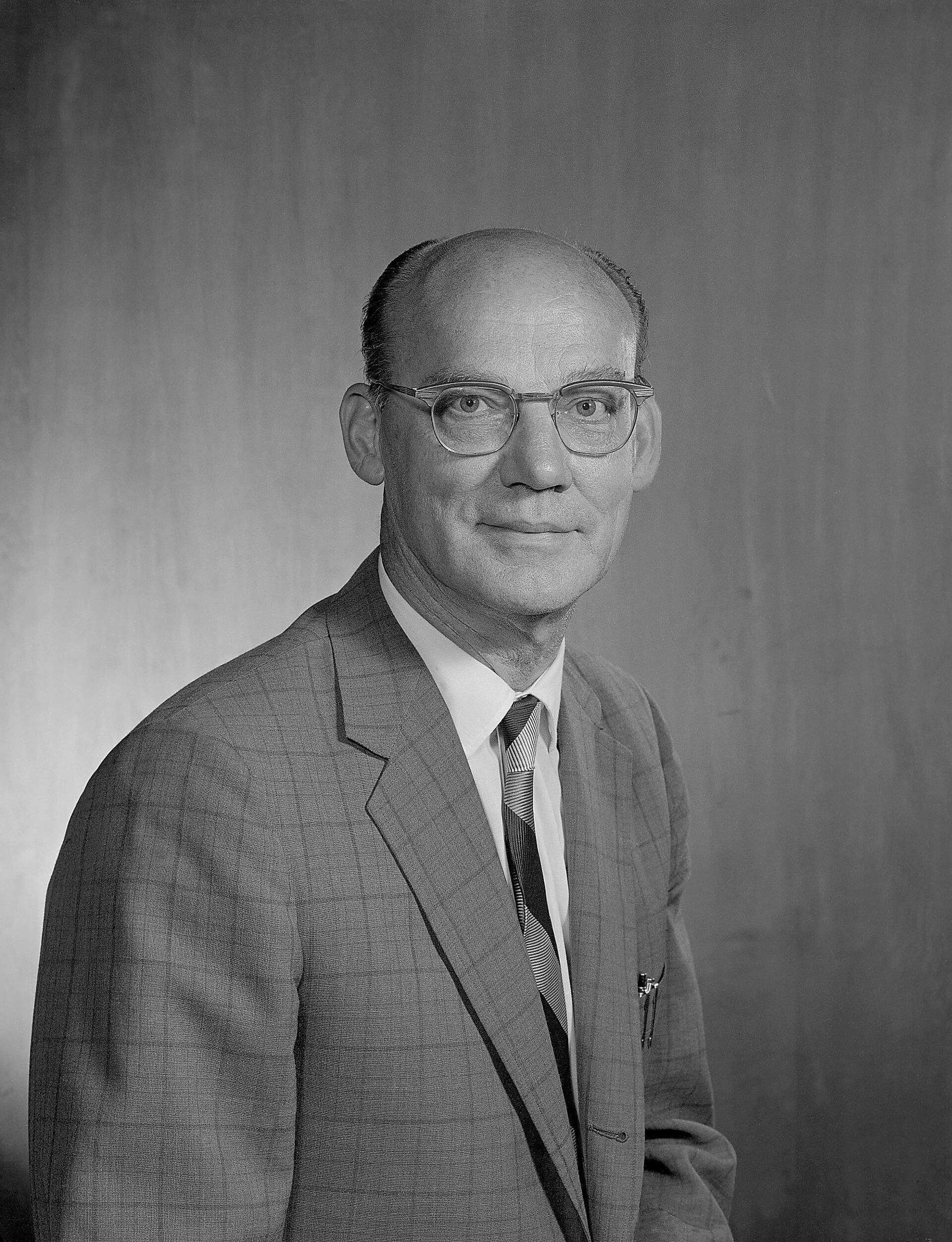 Edward Lofgren, UC physicist who worked on Manhattan Project, dies