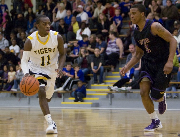 BOYS HOOPS ROUNDUP: Visiting Lufkin pulls away from Conroe, wins 70-59