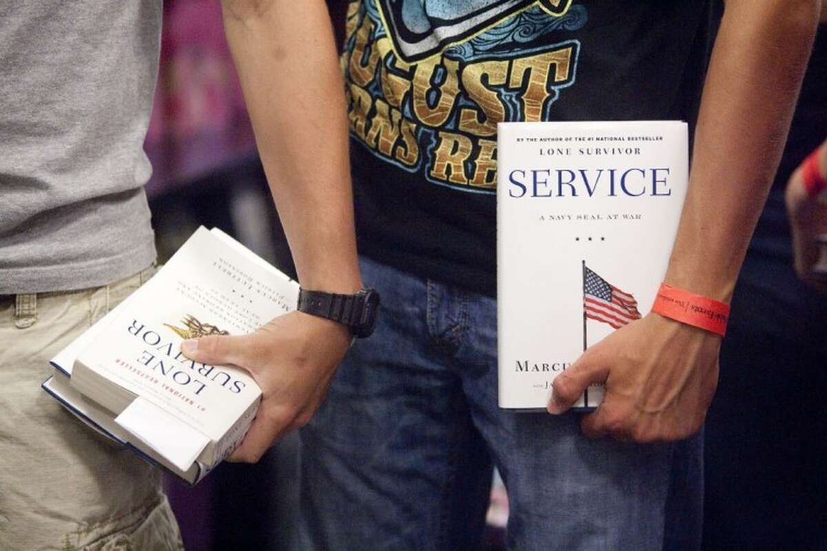 Navy SEAL Marcus Luttrell book signing draws crowd