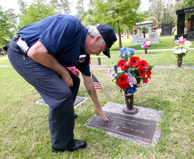 Memorial Day ceremonies honor fallen military heroes