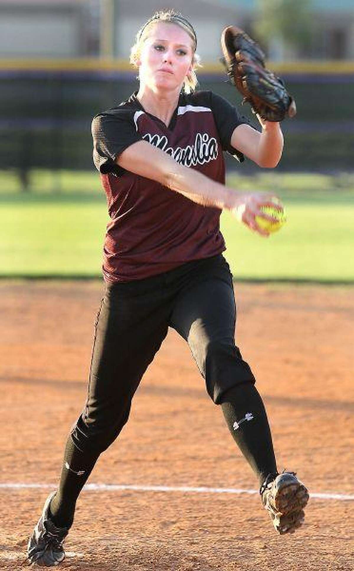 Magnolia softball wins, baseball loses