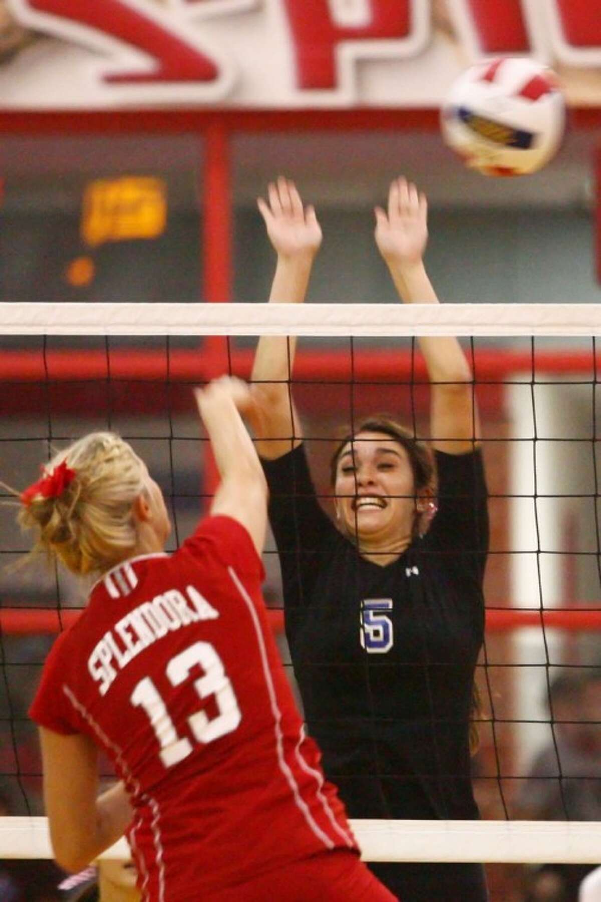 Lady Bears top No. 6 3A Bellville; volleyball roundup