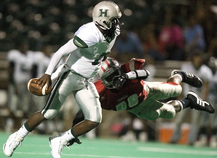 The Woodlands hopes to contain Hightower QB Addison