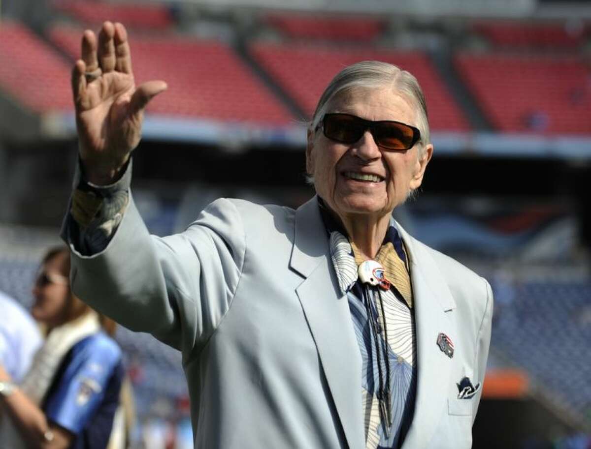 Oilers/Titans owner Bud Adams dies at 90