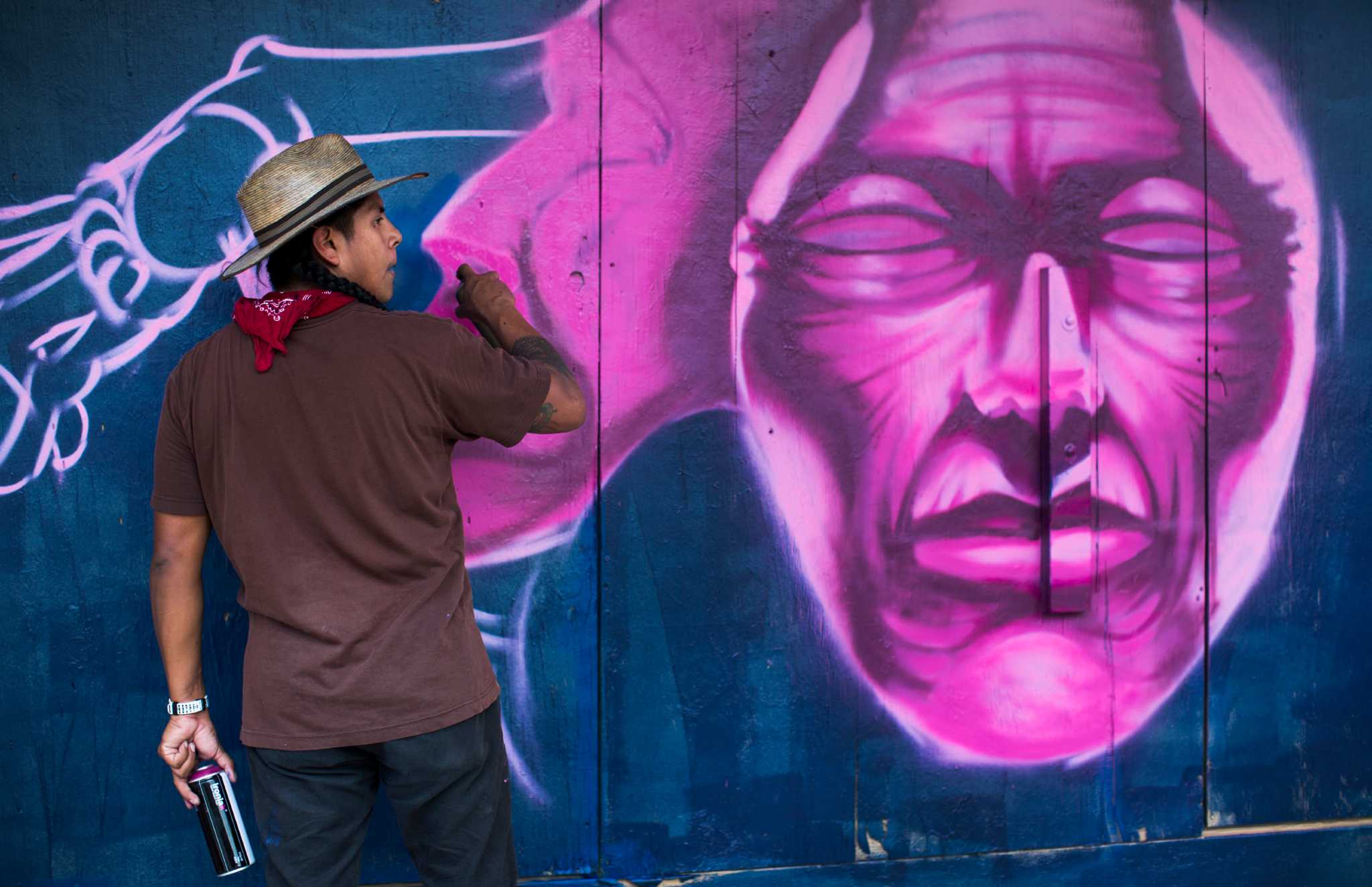 Artists decorate Houston with graffiti style