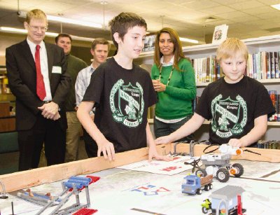 Knox Jr. High teacher, robotics team win $5,000 STEM grant