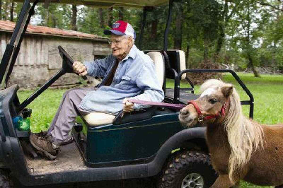 Willis couple celebrates 80 years of marriage; active, never bored