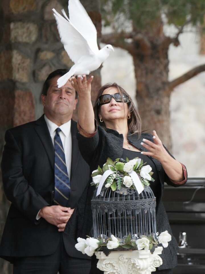 Hemsley remembered by friends, family at funeral