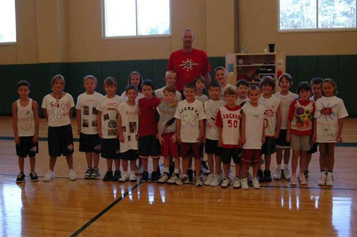 Former Rocket Bullard to host basketball camp in The Woodlands