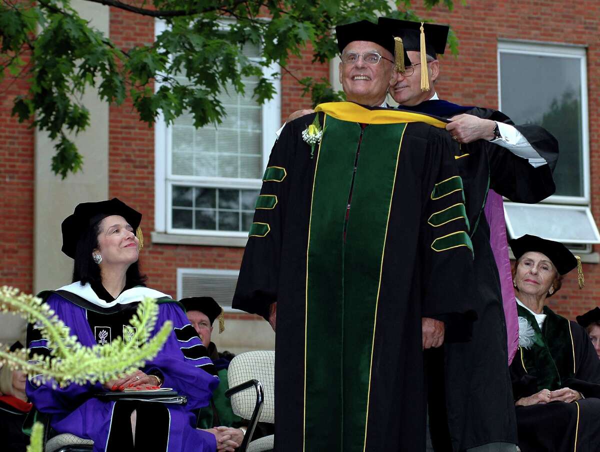 Philanthropist J. Spencer Standish dies