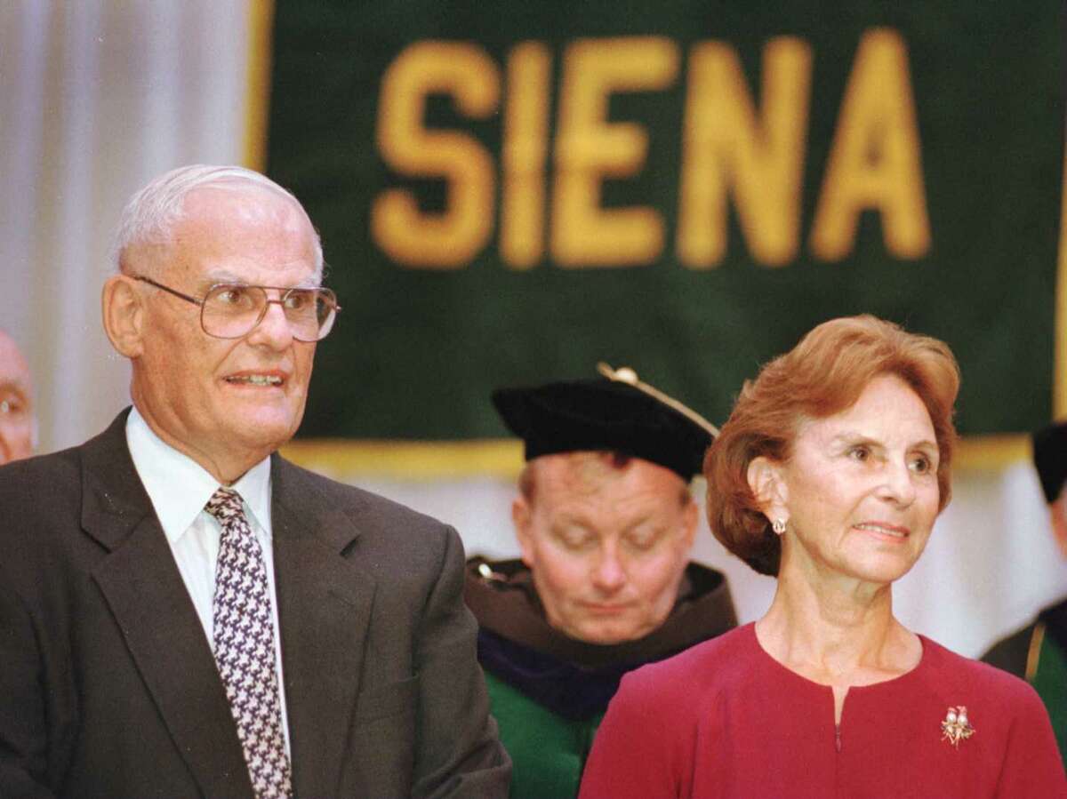 Philanthropist J. Spencer Standish dies