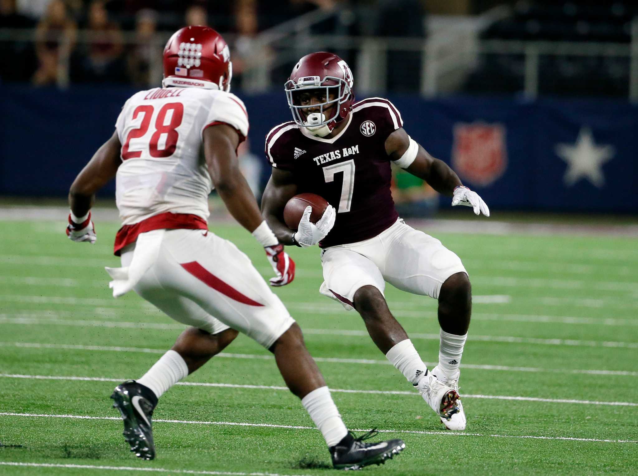 Texas A&M, Knight throttle Arkansas