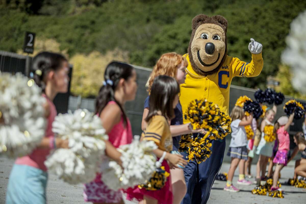 At 75, Cal’s mascot no longer climbs the goalposts