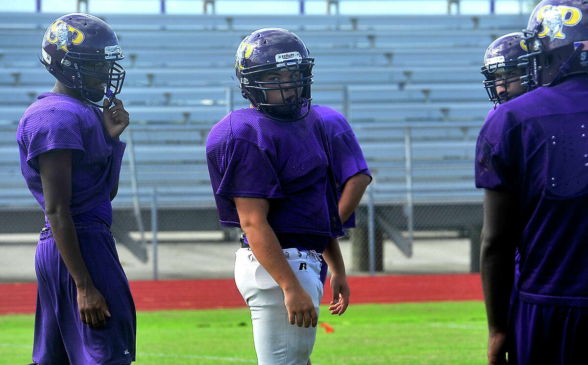 Sabine Pass football team a beacon as memories of hurricanes flood ...