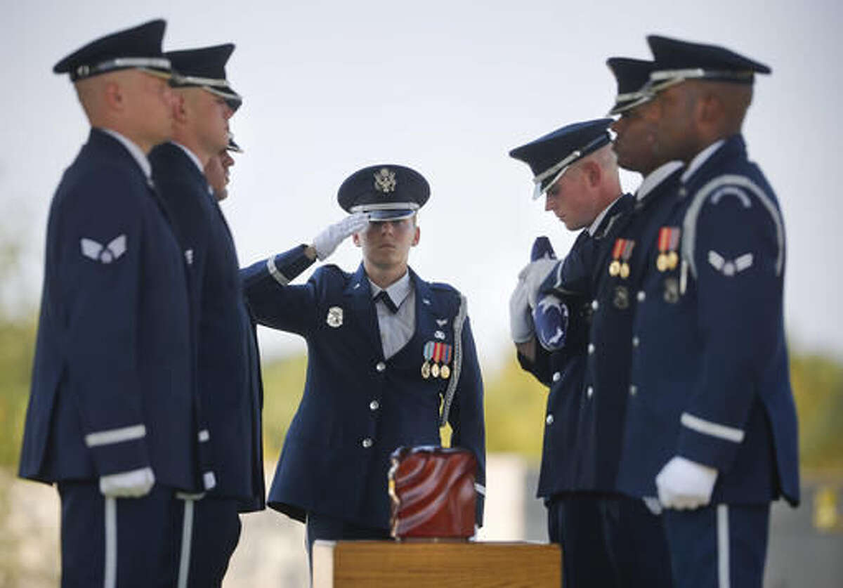 Female WWII pilot has finally been laid to rest at Arlington
