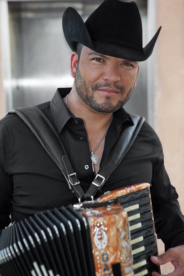 Tejano singer Michael Salgado opens fair with a new outlook on music