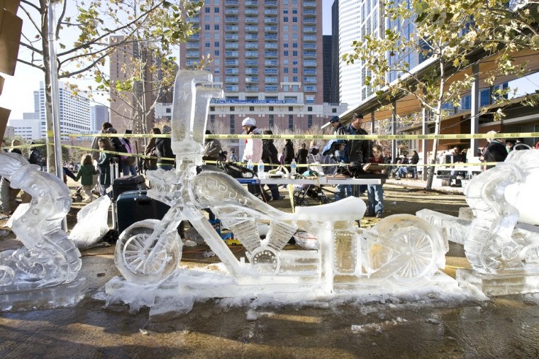 Ice sculpting event features ice artists from around the country