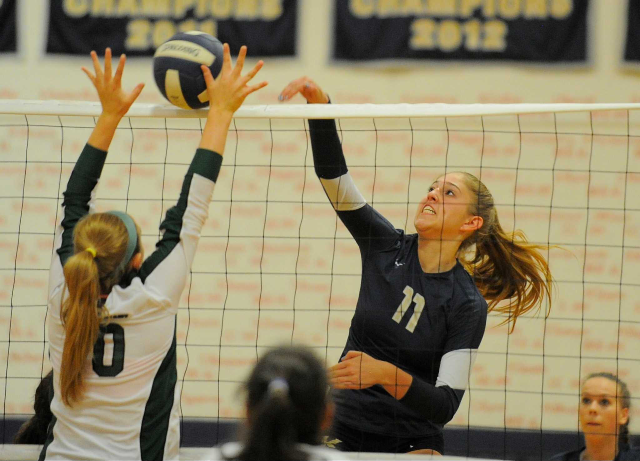 King girls volleyball defeats Sacred Heart