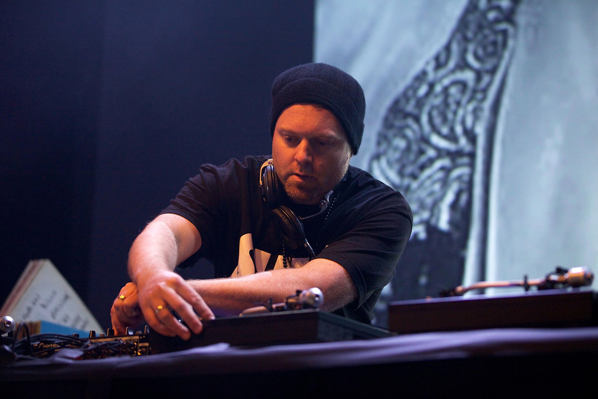 DJ Shadow moving forward with ‘Mountain’