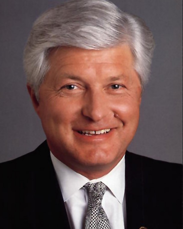 Hall of Fame broadcaster Dan Lovett to emcee Pasadena Sports Hall of ...