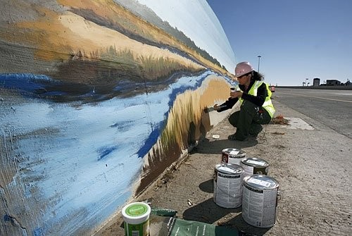 Anat Ronen:Muralist bringing Houston businesses to life