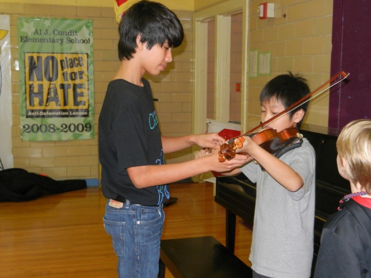 Pin Oak Middle School Orchestra goes on recruiting tour