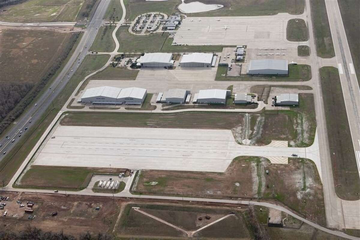 New taxilane project signifies continued growth for Sugar Land Regional ...