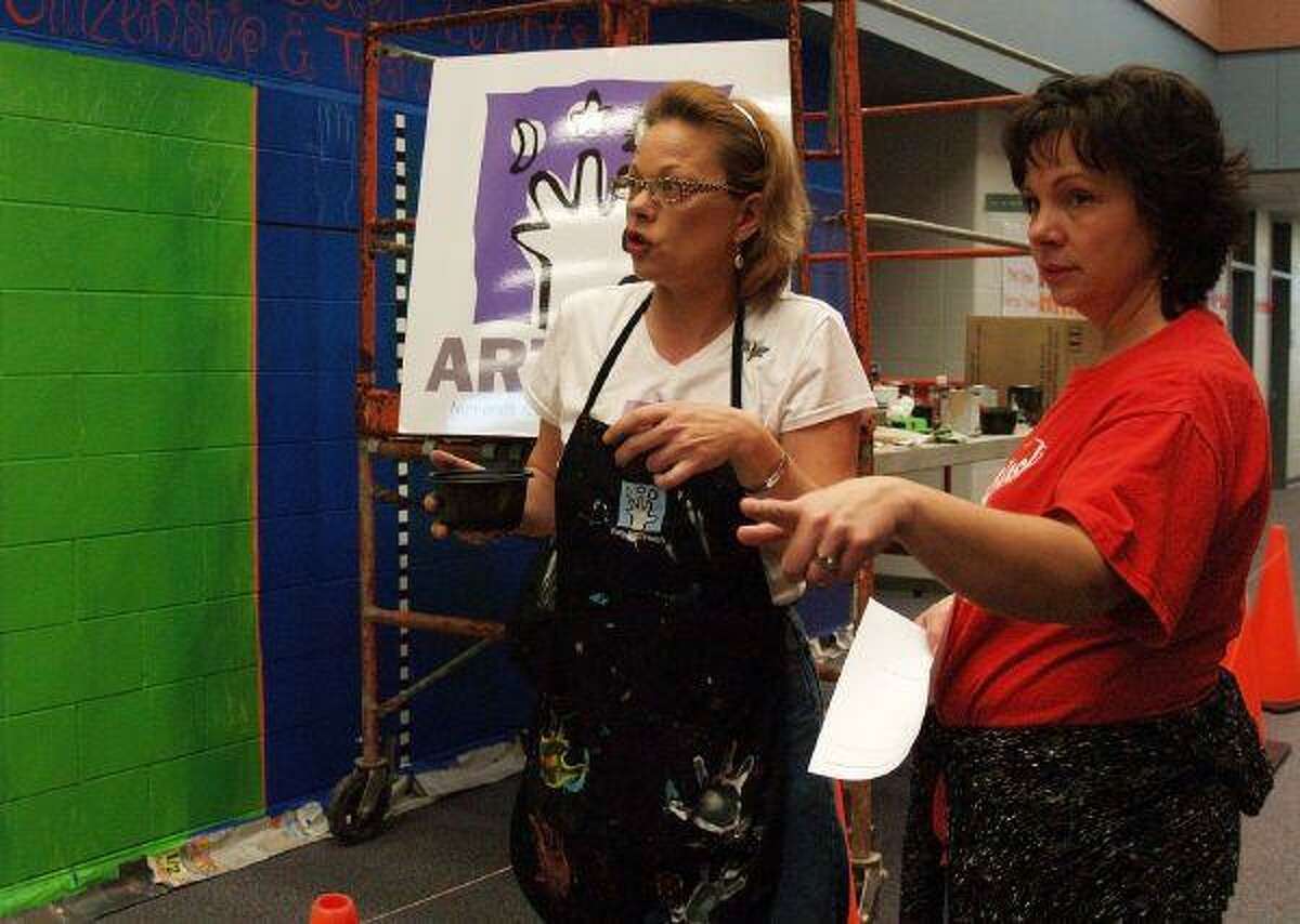 Rhoads Elementary starts mural