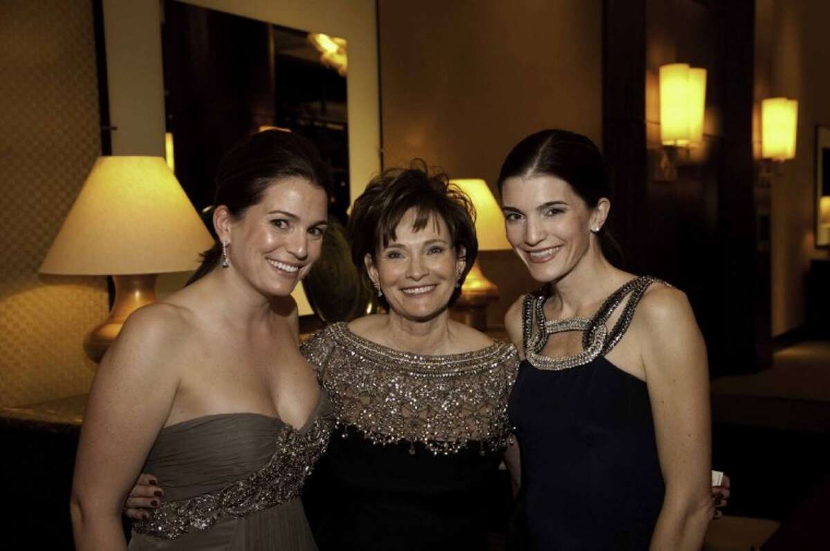 American Heart Association’s 2012 annual ‘HeART Beat’ Ball raising ...