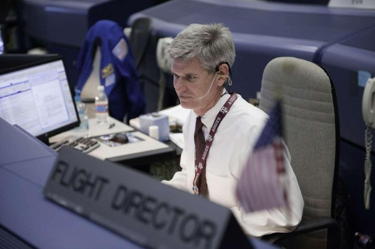 Flight director leaves NASA but not space flight exploration