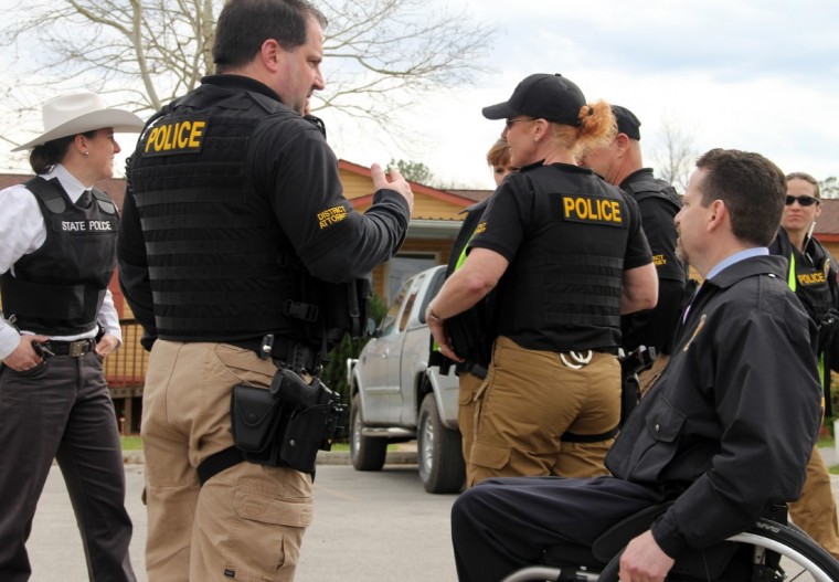 Patton Village Mayor, city officials, police officers arrested Patton Village Mayor, city officials, police officers arrested