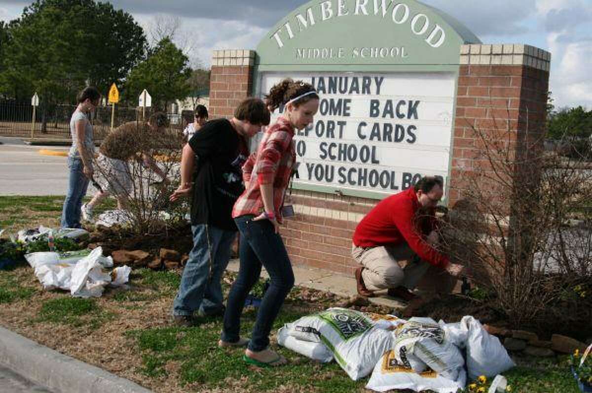 Lowe’s donates items to beautify Timberwood Middle School