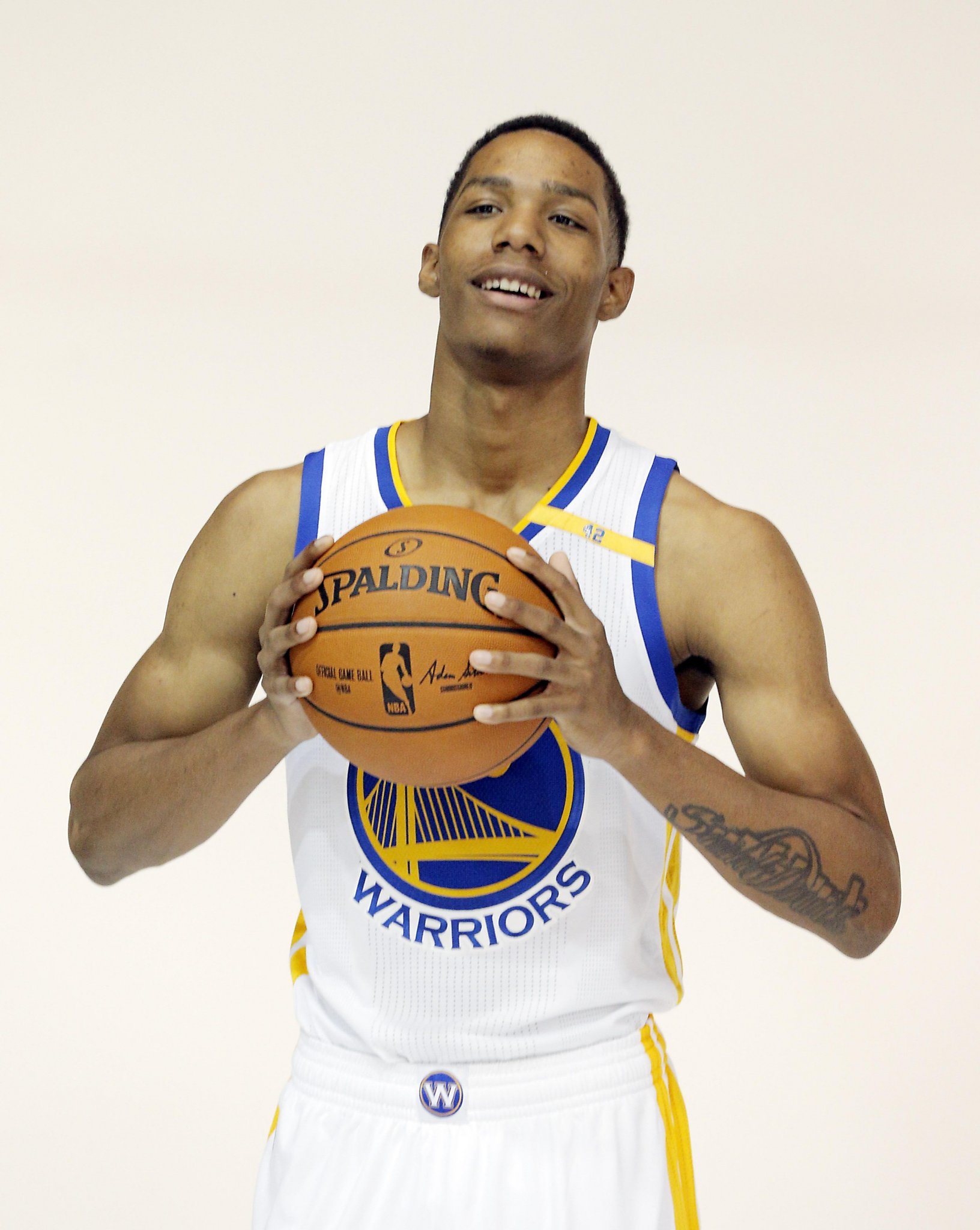 Rookie McCaw impresses in Warriors’ preseason opener