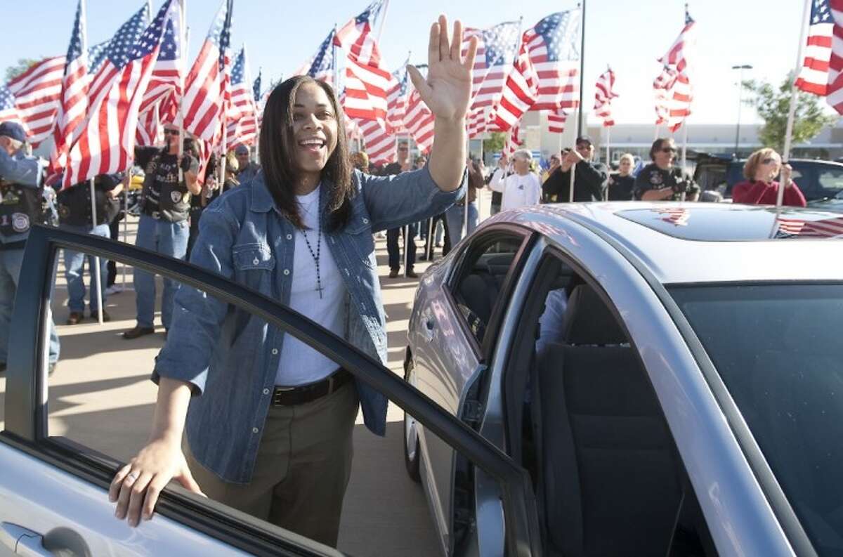 Locals honor Tomball hero during short visit home