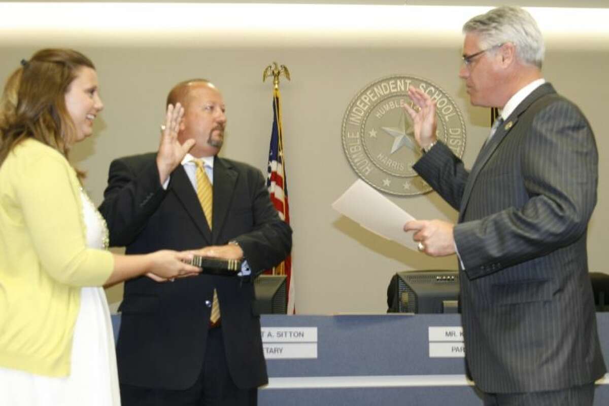 New, re-elected Humble ISD board members sworn into office