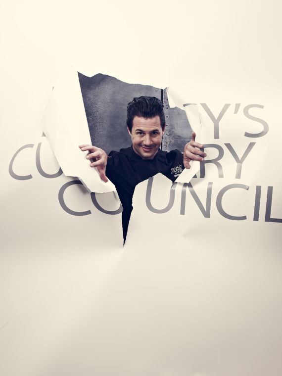 Chef Johnny Iuzzini Stirs Things Up at Macy's Memorial City