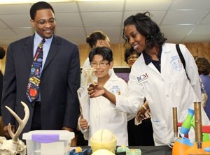 Could another HISD leader be leaving? Andre Spencer is finalist for ...