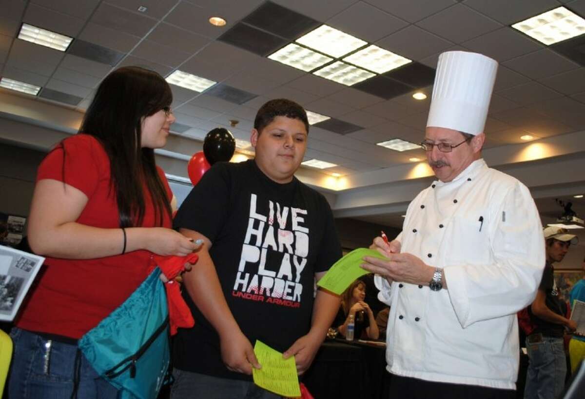 Alvin Community College opens doors during open house