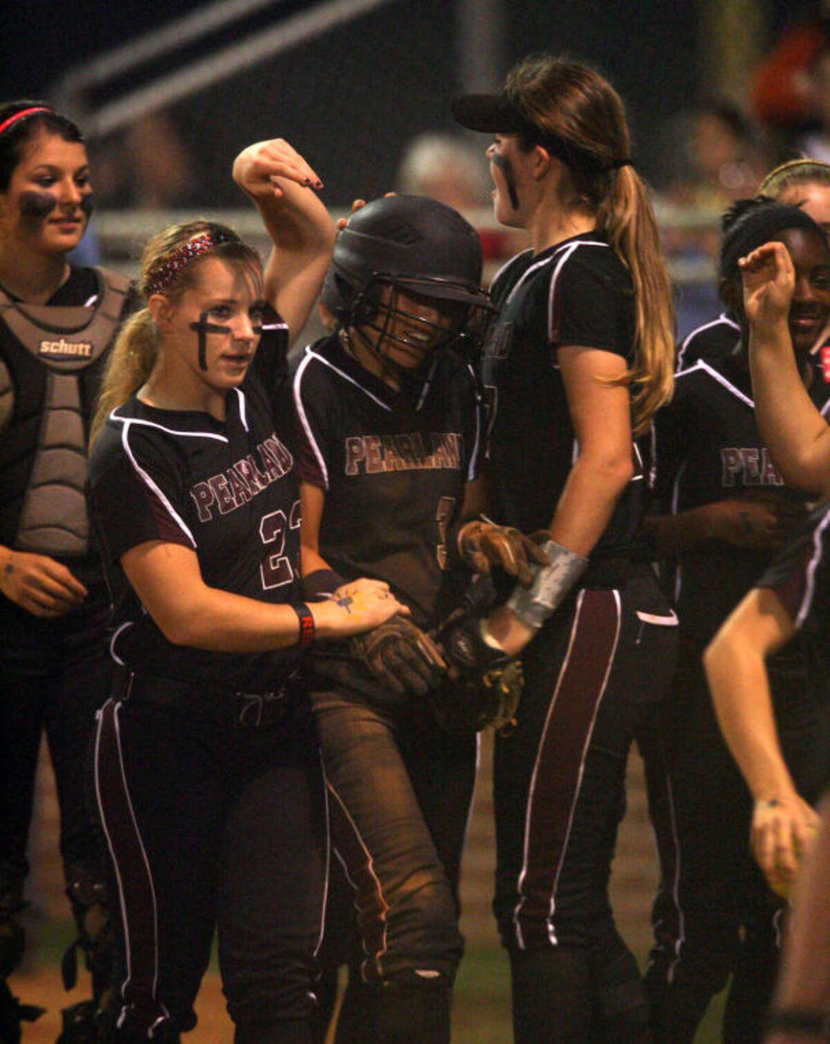 Softball: Manvel stuns Pearland, 3-2