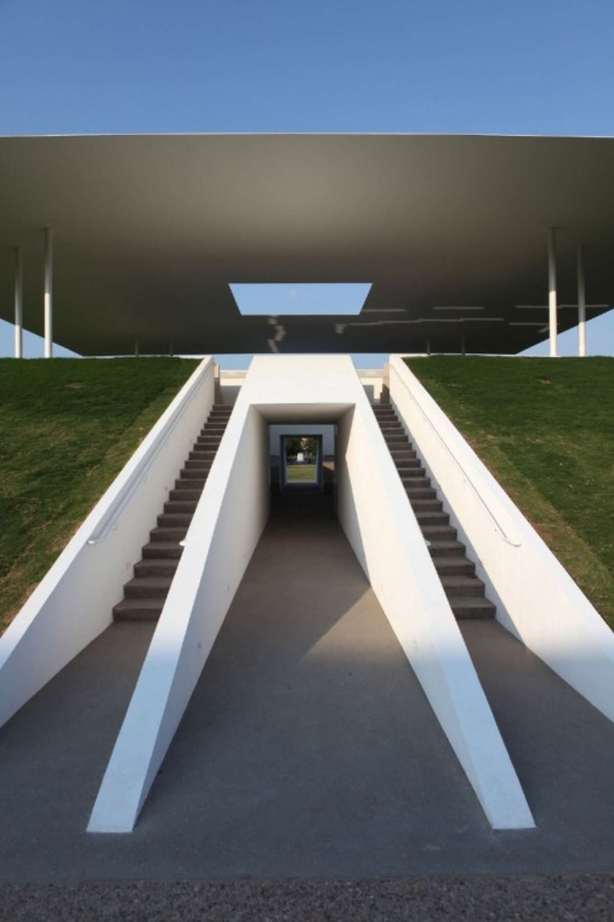 Lights! Color! And music! New Turrell skyspace creates unique ...