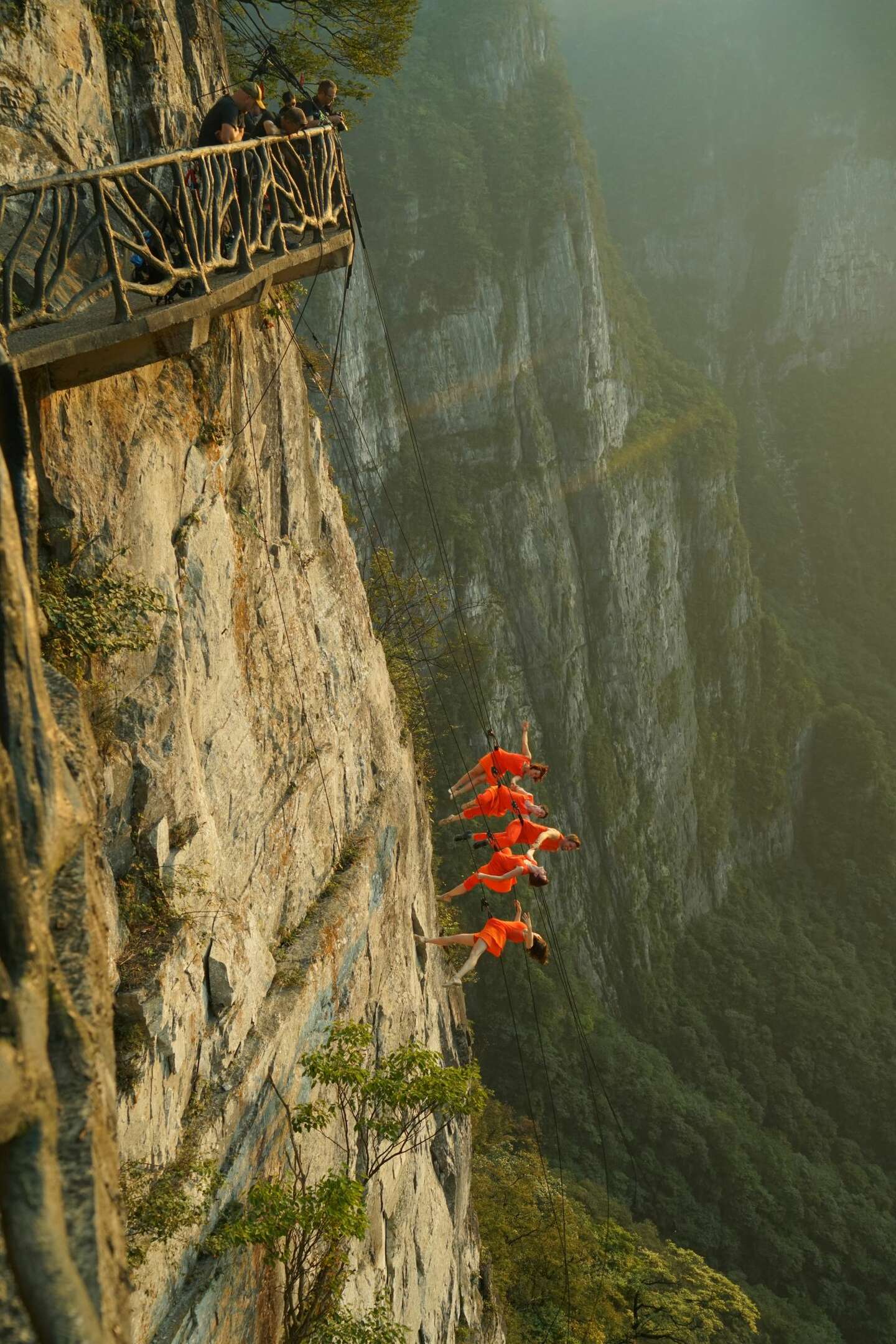 Cliff dancing, Facekinis and other intriguing photos out of China