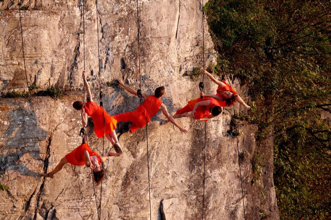 Cliff dancing, Facekinis and other intriguing photos out of China