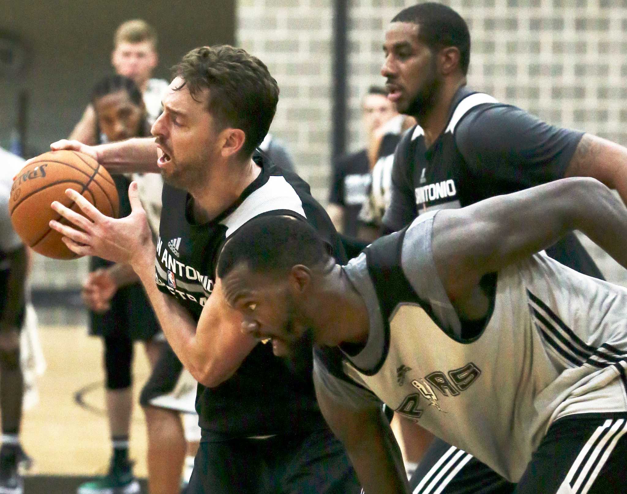 For Spurs’ big man rotation, some assembly required