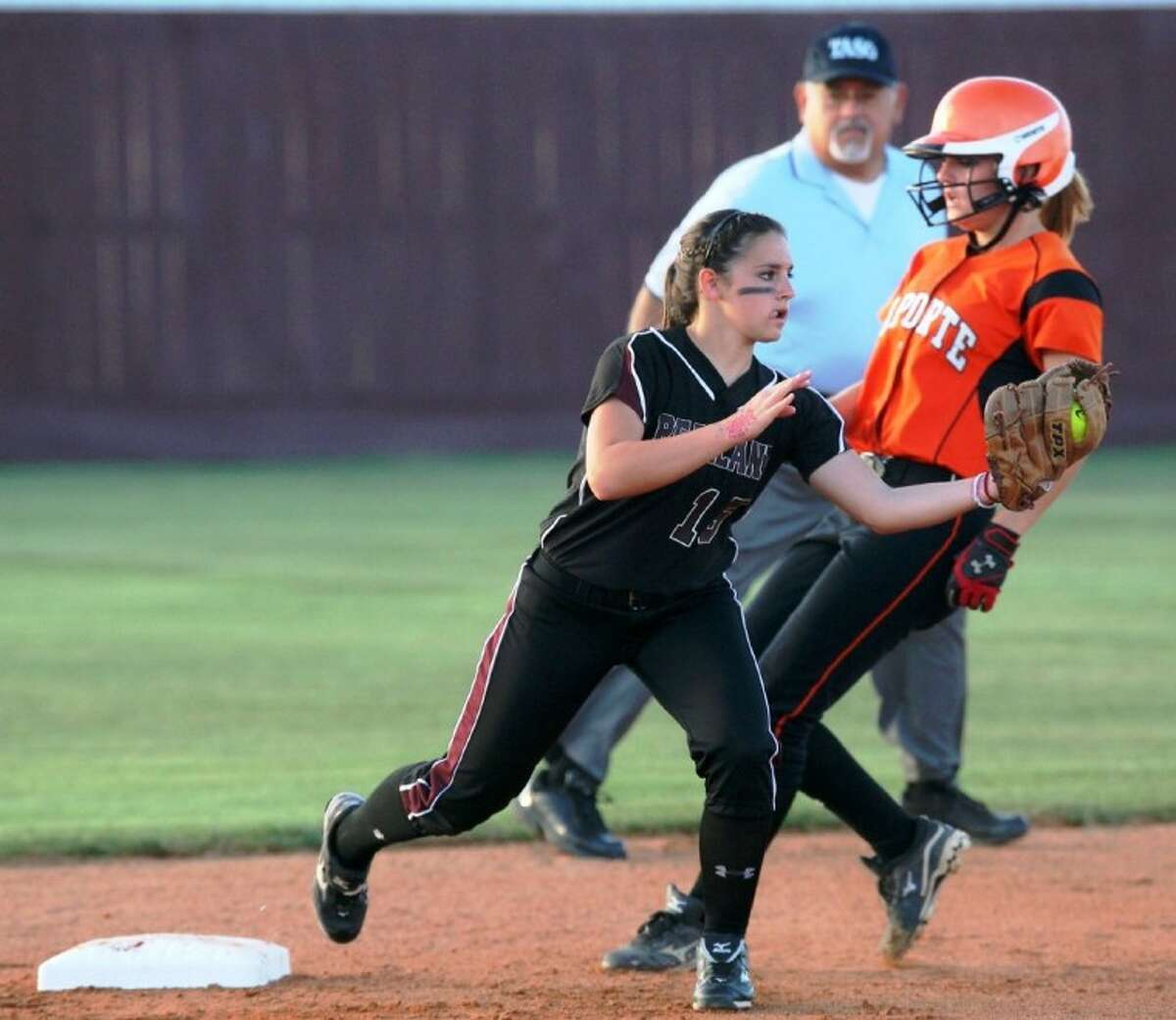 Softball: Moreno, Foose provide 1-2 punch for Pearland