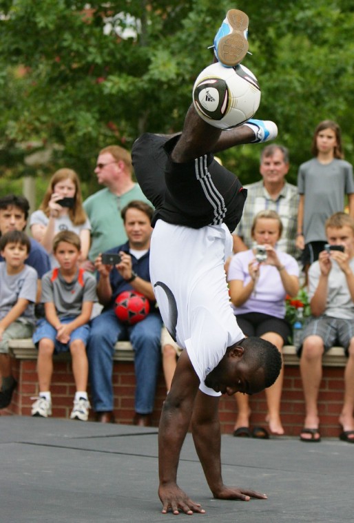 Texas Rush hosts Fútbol Freestylers at Market Street